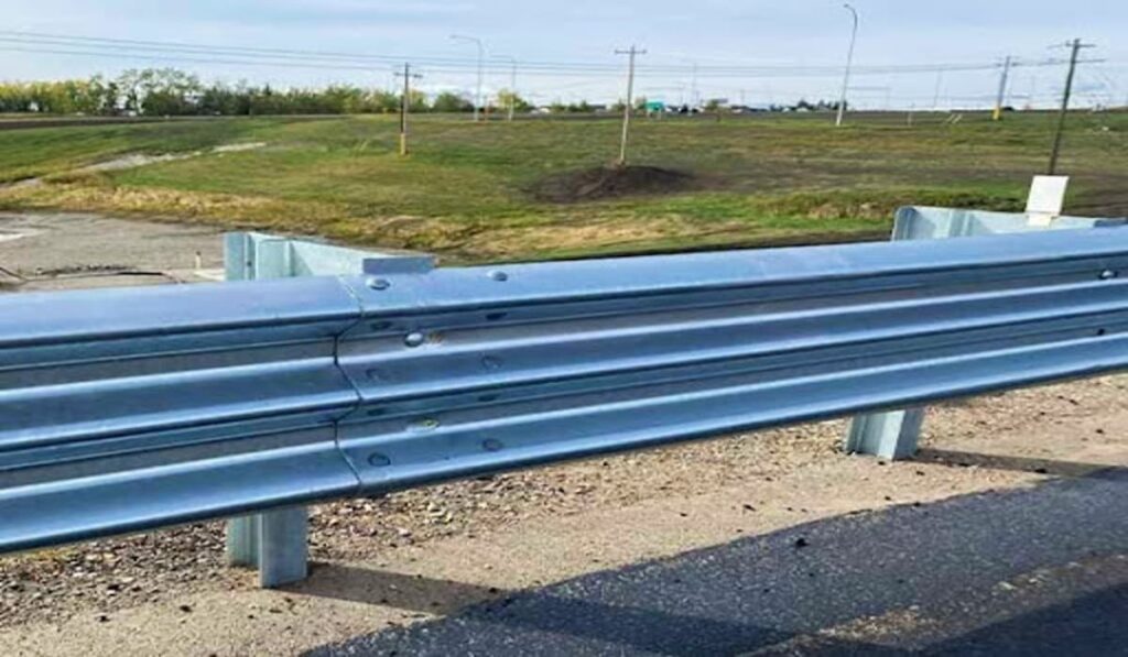 What are Steel guardrail posts? - Arab Metal Fences Industry مصنع اسوار ...