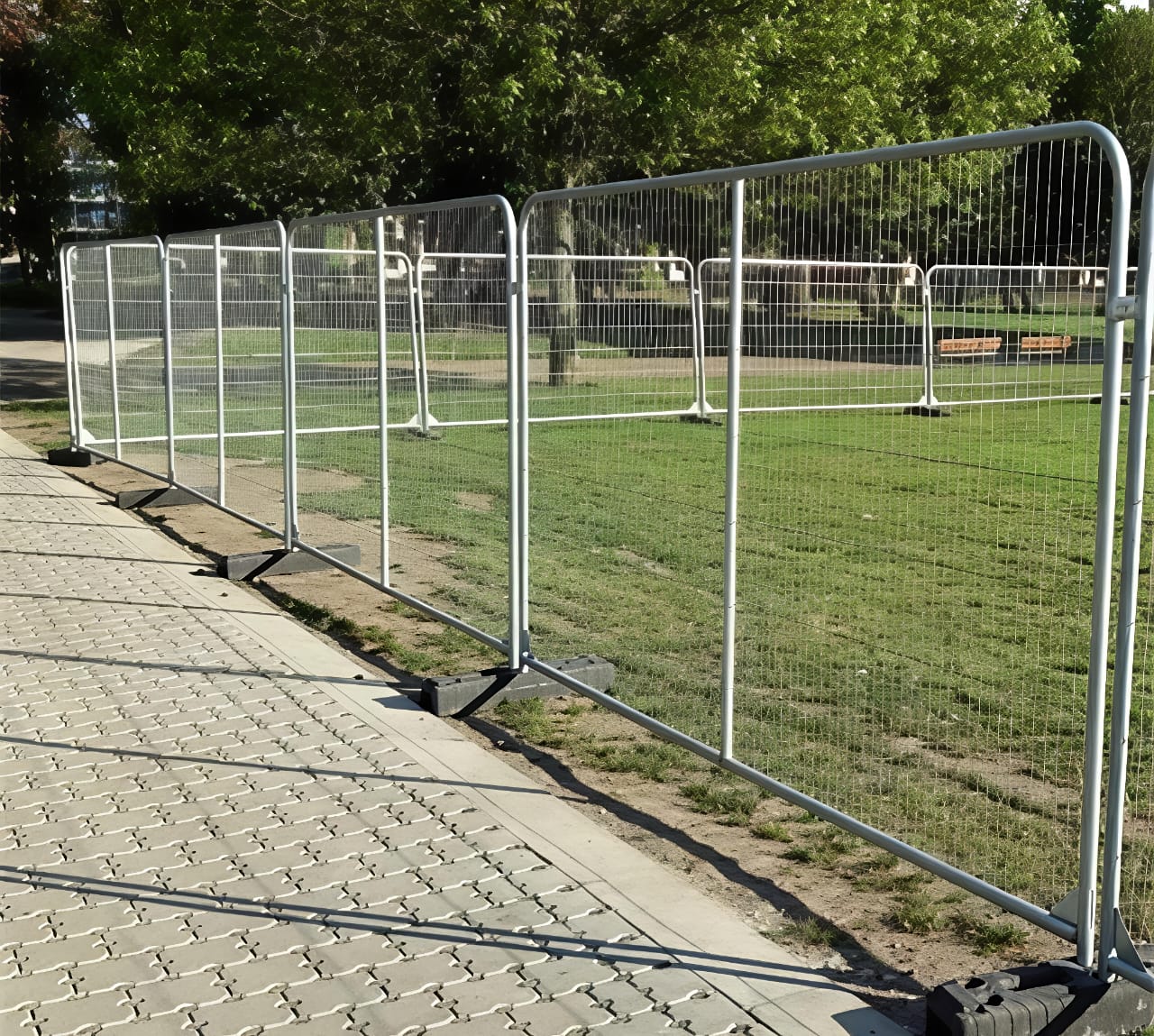 Standard Sizes of Heras Fence Panels: Full Measurement Guide